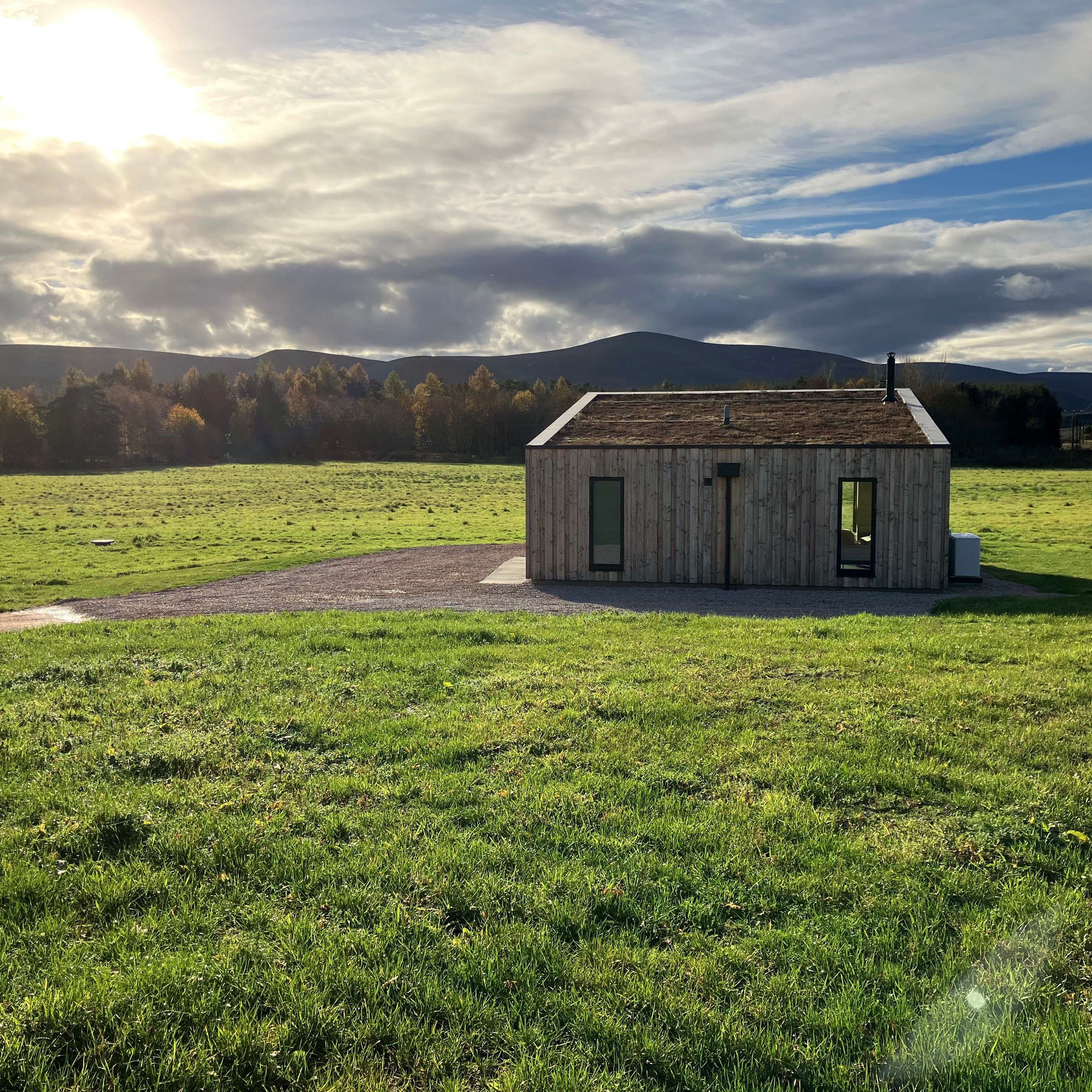 Tillyfruskie Farm Cabin, Finzean Estate | Go-Rural